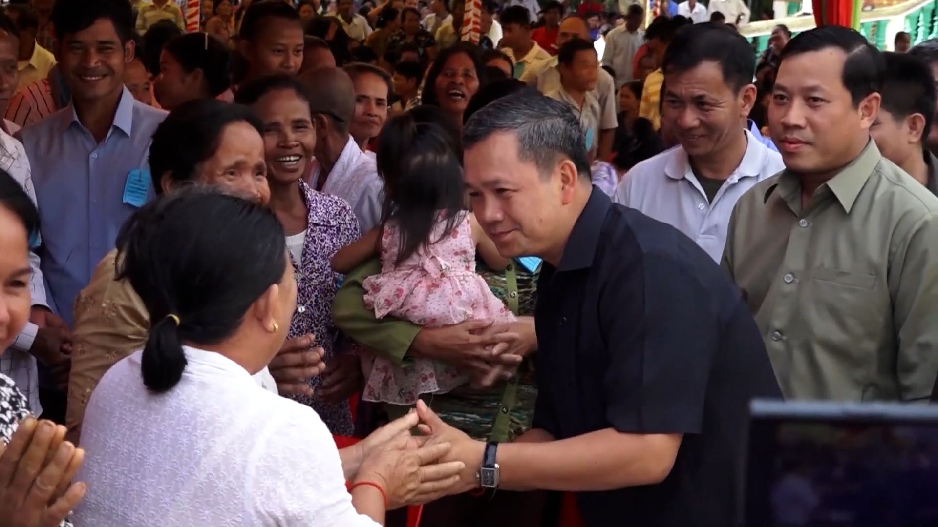 បណ្ឌិត ហ៊ុន ម៉ាណែត ជានិមិត្តរូបនៃទស្សនៈ «កូនខ្មែរអាចធ្វើបាន» AMS Central