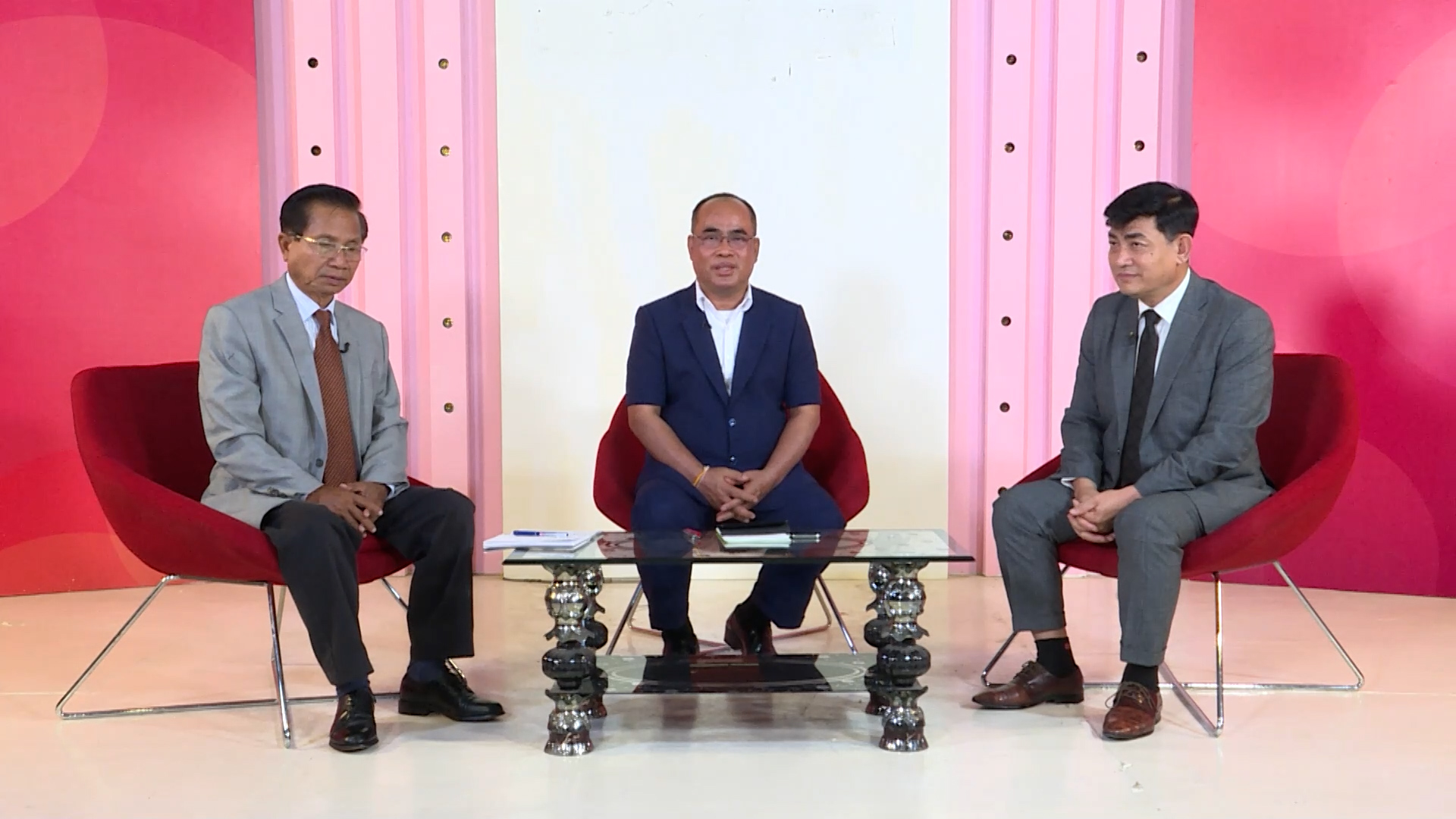 តើហេតុអ្វីបានជាត្រូវកសាងសហគមន៍អាស៊ាន? AMS Central