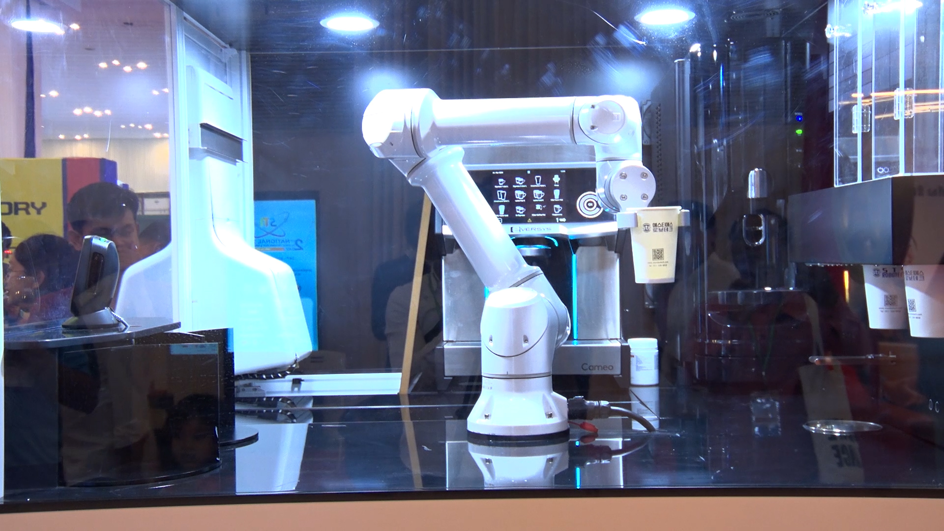 វិស្វករខ្មែរបង្កើតរ៉ូបូត និងដ្រូនជាង២០ប្រភេទ គាំទ្រវិស័យអប់រំ AMS Central