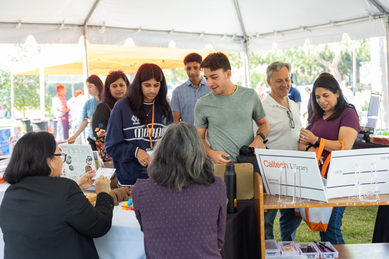 អាហារូបករណ៍ថ្នាក់ស្រាវជ្រាវនៅសាកលវិទ្យាល័យ Caltech