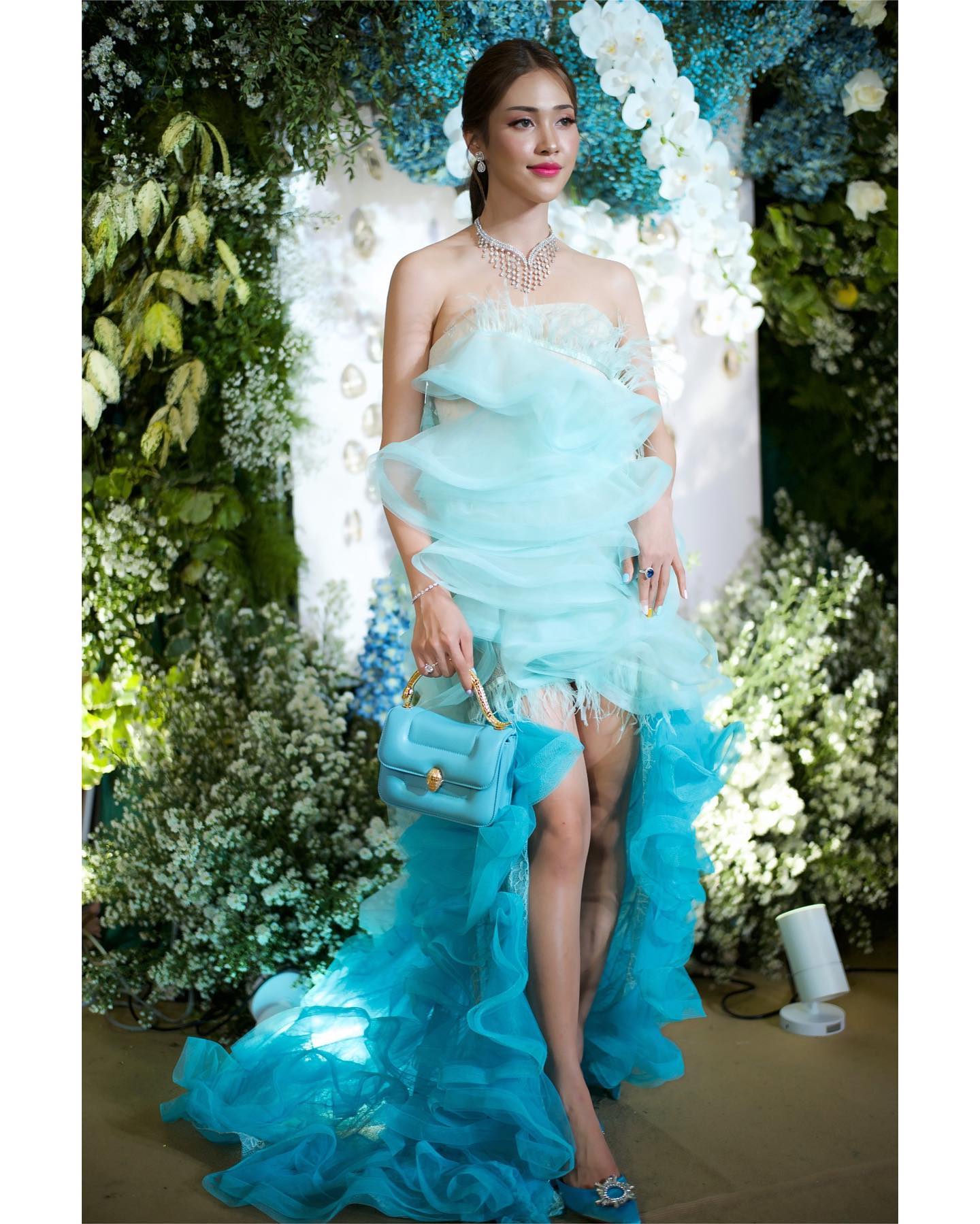 ចង់បាន សុភាព ឬសិចស៊ី ធីតាសង្ក្រាន្ត Kon Ant តែង ខ្លួនសមទាំងអស់!