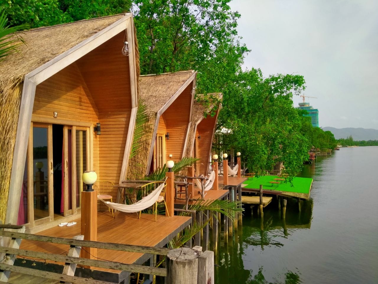 បឹងហ្កាឡូលំហែកាយជាប់ដងព្រែកមួយនេះ ទេសភាពស្រស់បំព្រង ល្អ