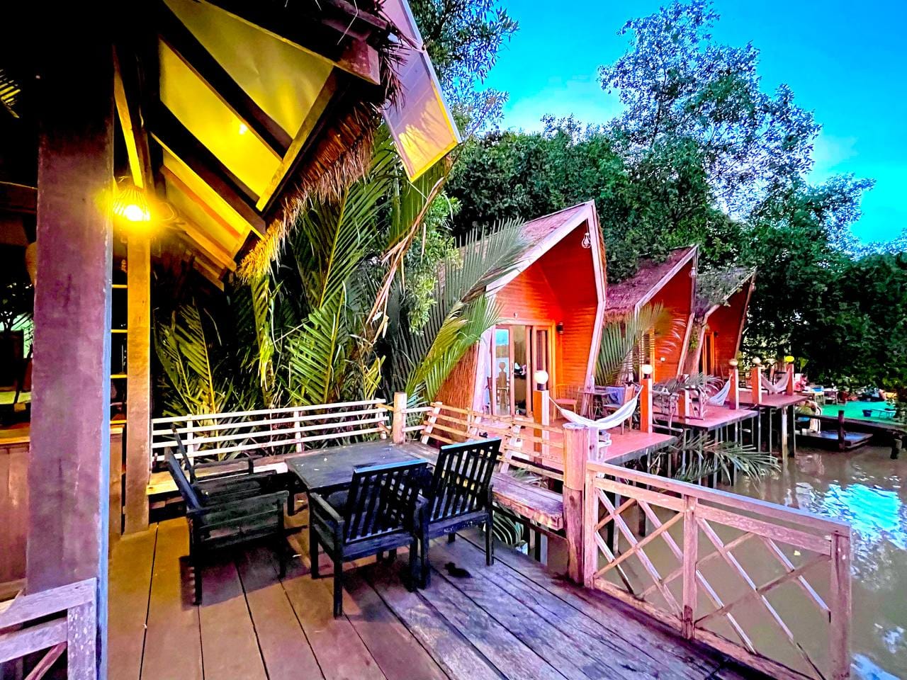 បឹងហ្កាឡូលំហែកាយជាប់ដងព្រែកមួយនេះ ទេសភាពស្រស់បំព្រង ល្អ