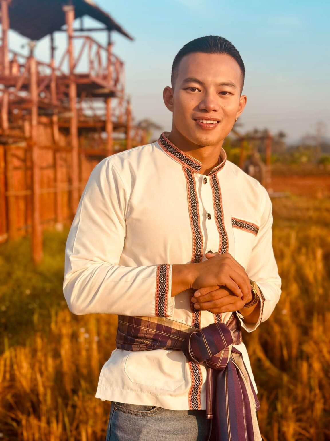 កម្ពុជាធ្វើបានហើយ! លាវ វេងហួរ ក្លាយជាម្ចាស់ពានបុរសឯក Mister