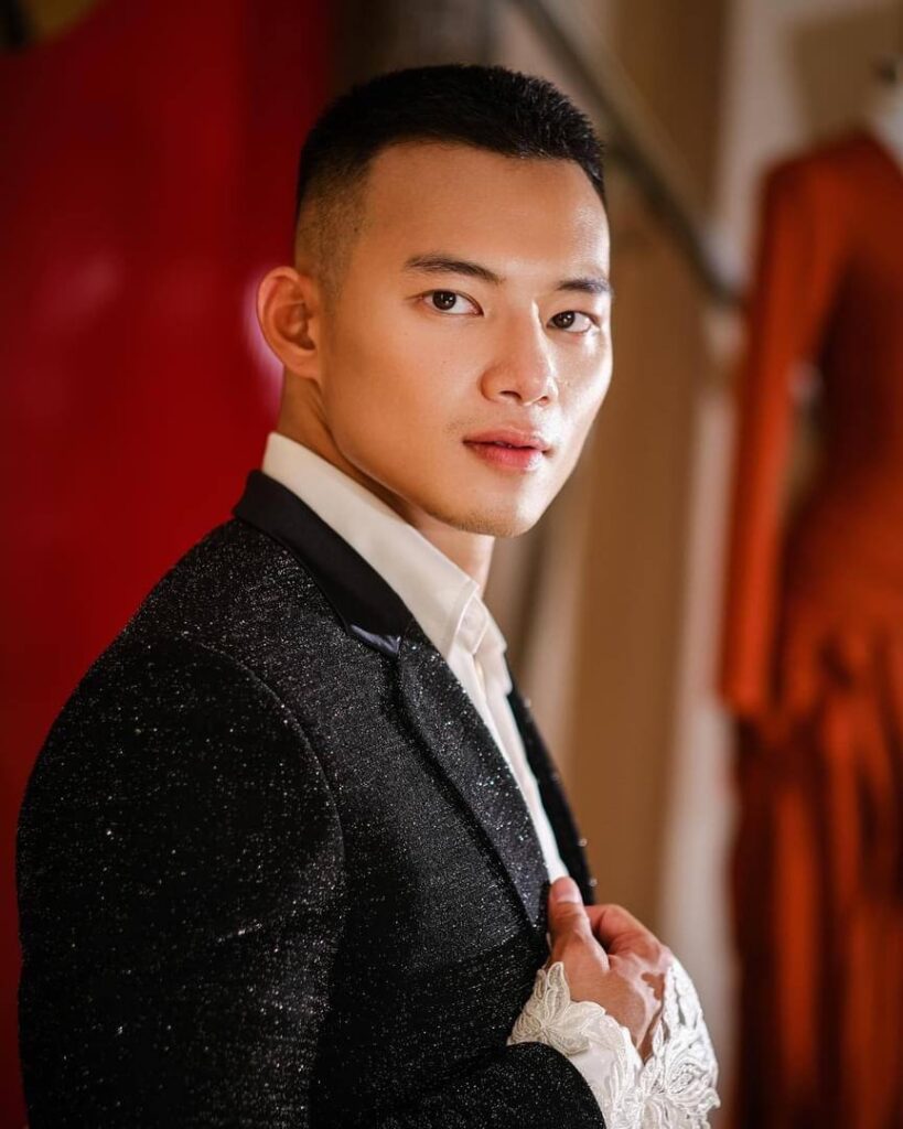 កម្ពុជាធ្វើបានហើយ! លាវ វេងហួរ ក្លាយជាម្ចាស់ពានបុរសឯក Mister