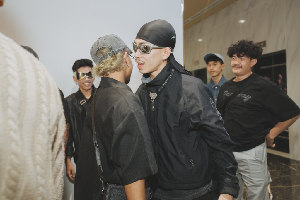 KWAN ម្ចាស់បទ "នឹក" ត្រូវ វណ្ណដា និង Rapper ល្បីៗសរសើរពេញៗមាត់