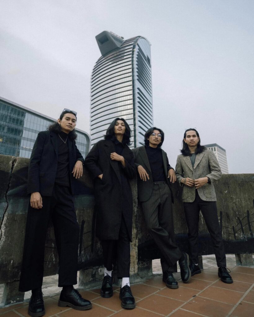 ក្រុមចម្រៀង Hashtag Band ប្រាប់ពីមូលហេតុឈប់ច្រៀងពាក់កណ្ដាលទី