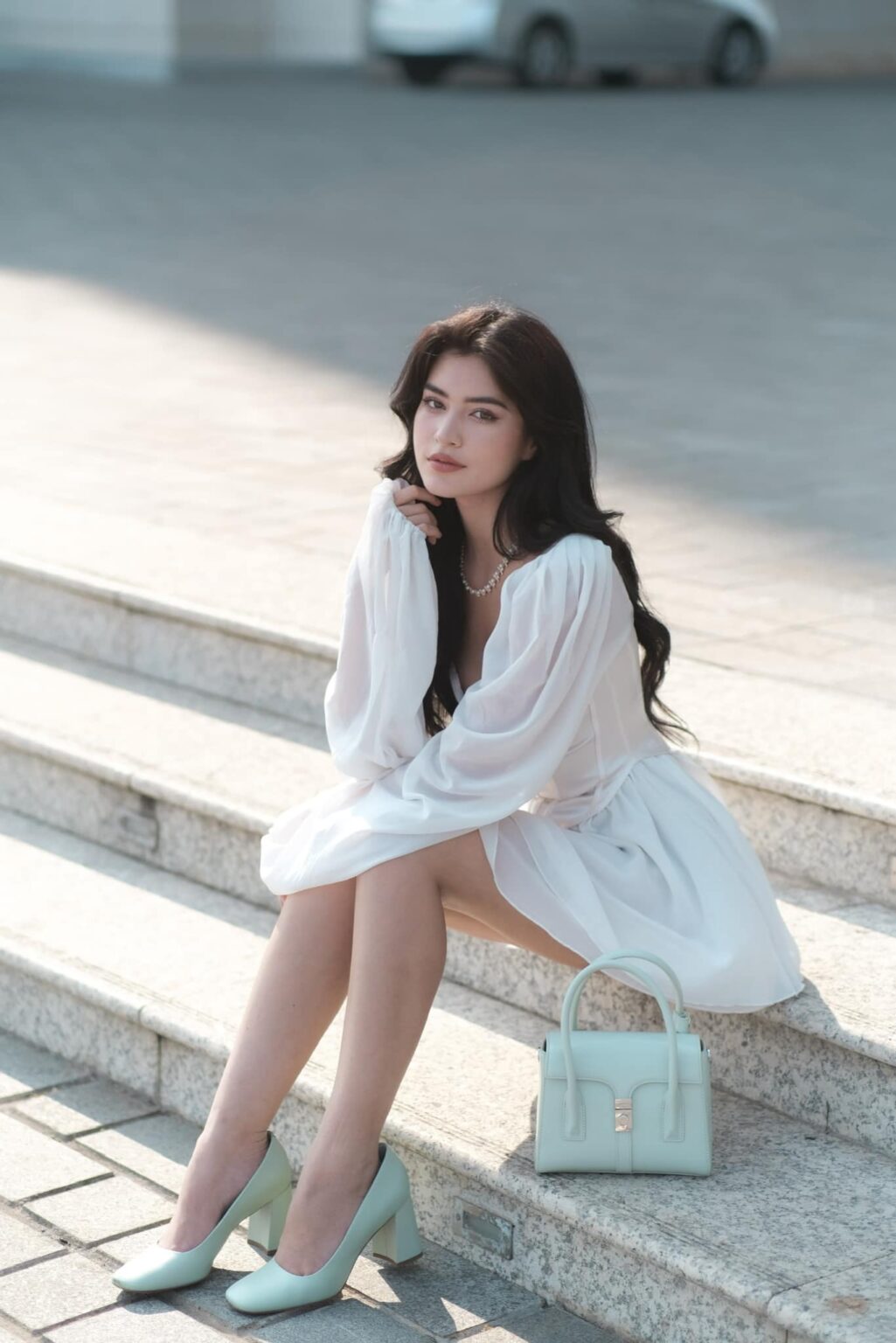 ស្អាតព្រមទាំងទេពកោសល្យ Mélia Constantin កំពុងត្រូវប៉ាន់ថត MV