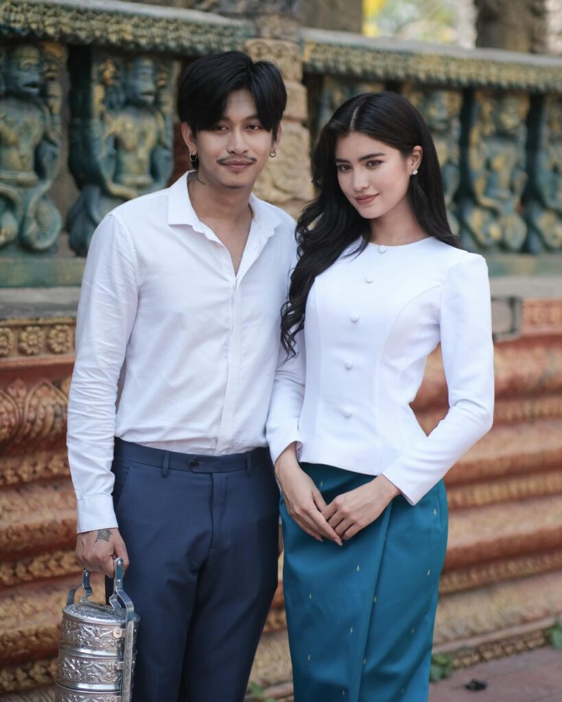 ស្អាតព្រមទាំងទេពកោសល្យ Mélia Constantin កំពុងត្រូវប៉ាន់ថត MV
