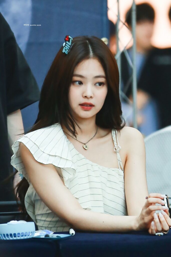 លេចដំណឹង Jennie ត្រៀមចាប់ដៃគ្នាបញ្ចេញចម្រៀងថ្មីជាមួយ..