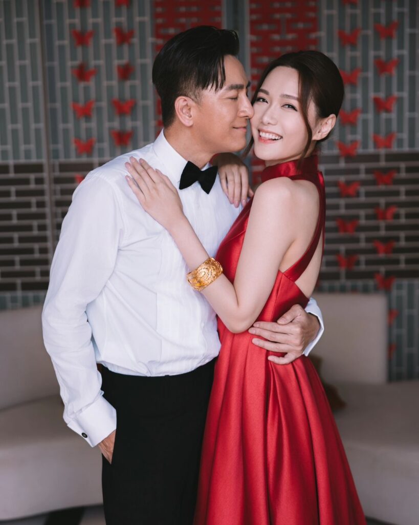 កូនប្រសាល្អ! តារាប្រុសហុងកុង Kenneth Ma ដឹកដៃភរិយា និងឪពុក
