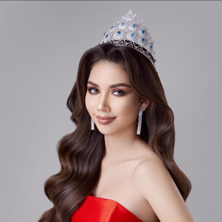 Julia Russell-រ៉ូសស្យែល ហ្សូលីយ៉ា ត្រៀមខ្លួនរួចរាល់ សម្រាប់កម្មវិធី Miss