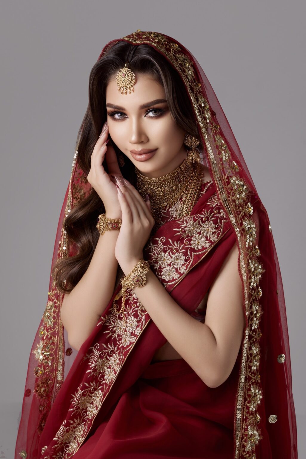 Julia Russell-រ៉ូសស្យែល ហ្សូលីយ៉ា ត្រៀមខ្លួនរួចរាល់ សម្រាប់កម្មវិធី Miss