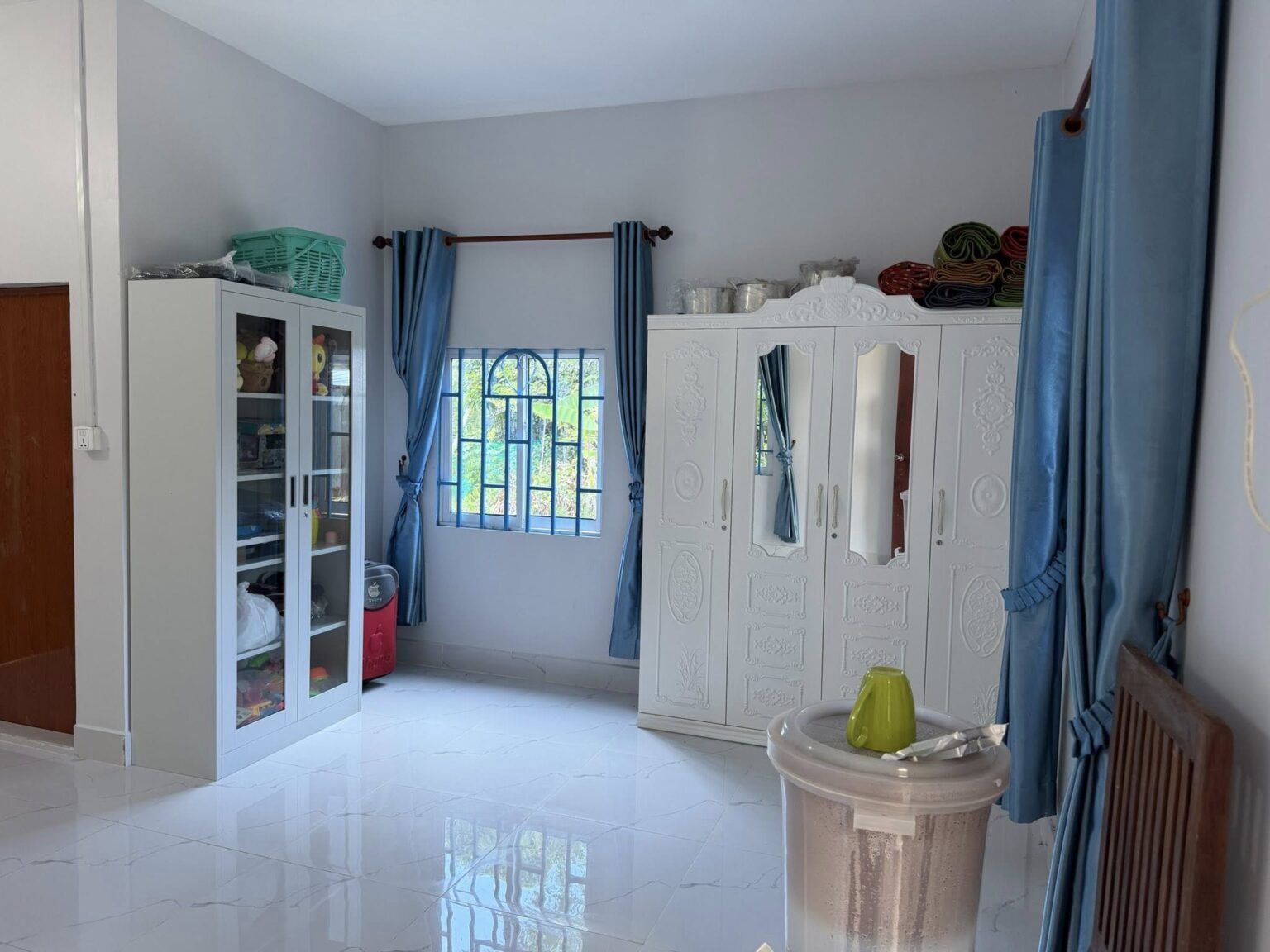 Peypey Dy ប្រើប្រាស់លុយជំនួយសង់ផ្ទះឱ្យគ្រួសារទាហានពលី ៣ ខ្នង