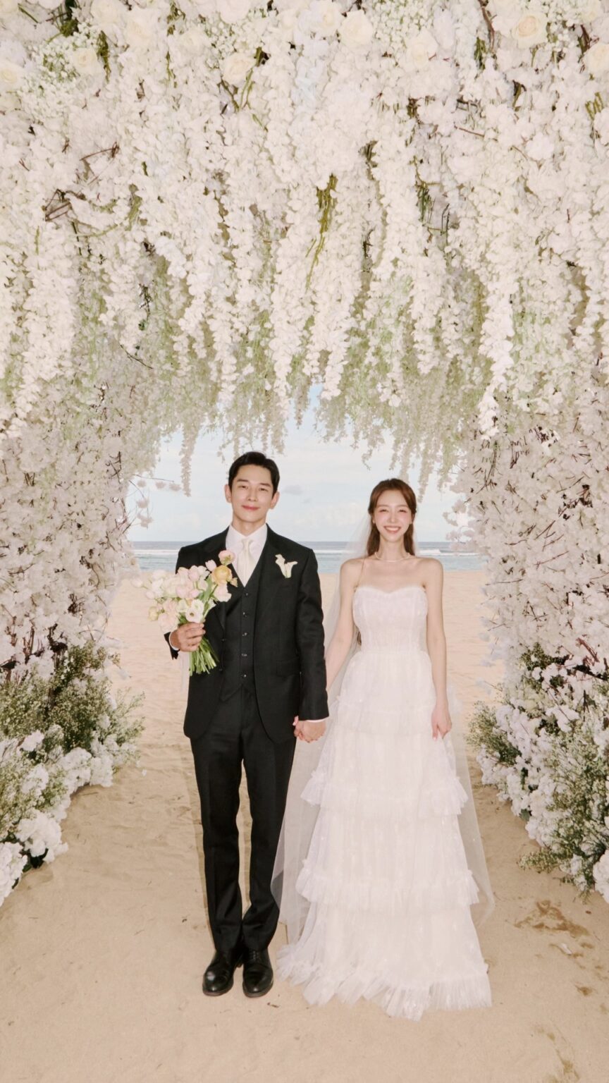 គូស្នេហ៍តារាសម្ដែងកូរ៉េ ៧គូ ជួបស្នេហ៍ពិត ពេលកំពុងសម្ដែង